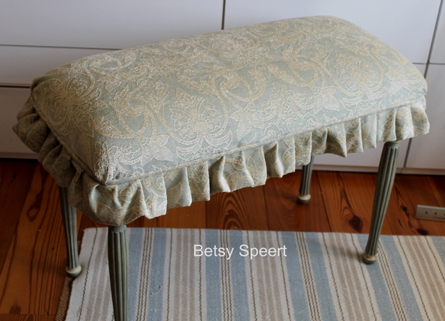 Betsy Speert's Blog: How to Make a Simple Bench Slipcover