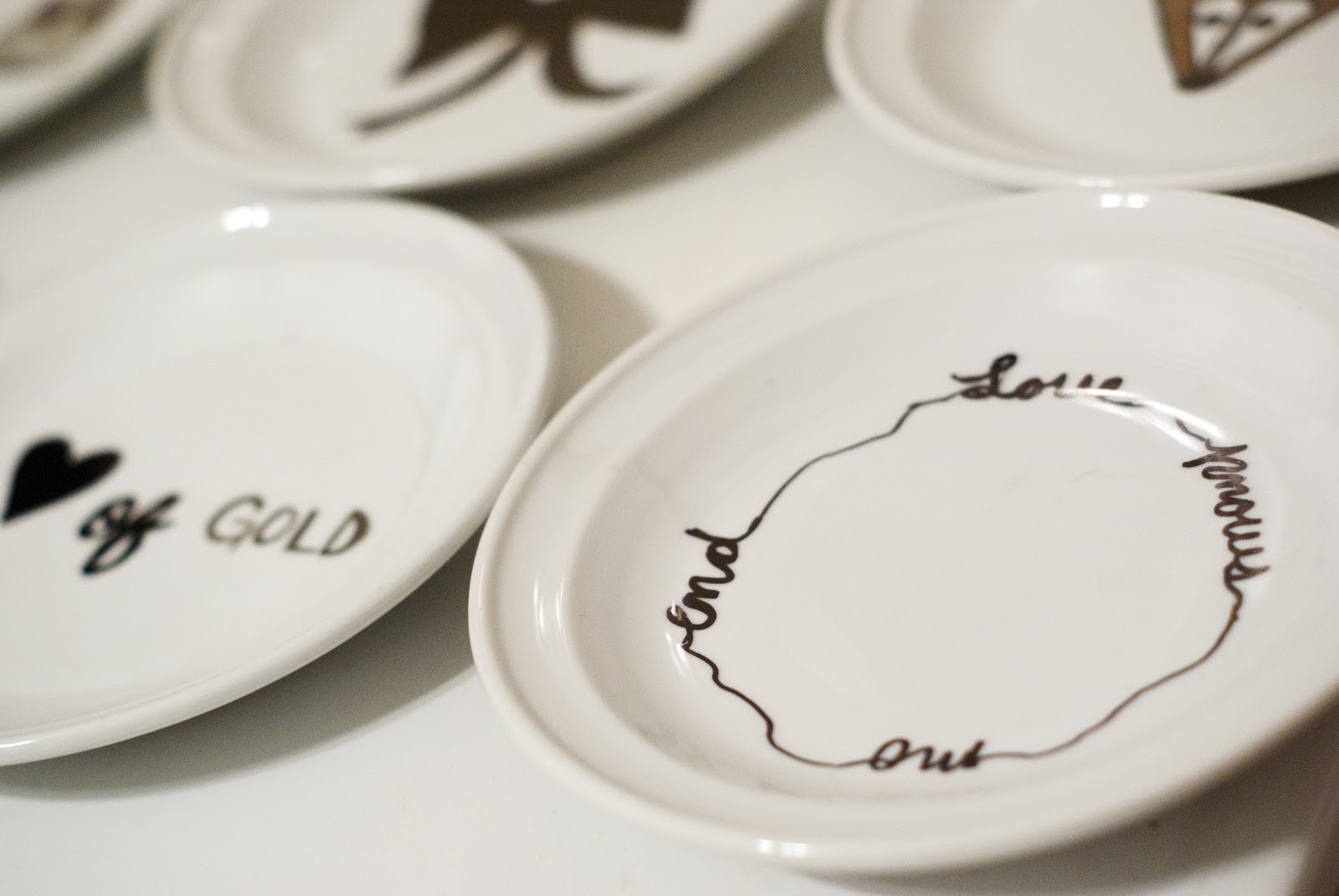 fox and gypsy: Sharpie Plate DIY