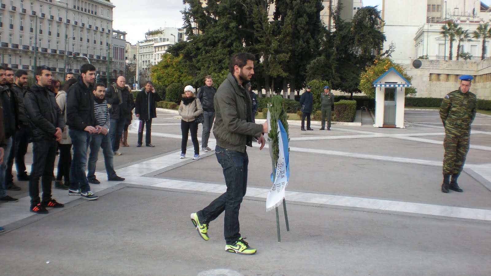 ΓΙΑ ΤΟΝ ΑΡΧΗΓΟ ΣΤΟΝ ΑΓΝΩΣΤΟ ΣΤΡΑΤΙΩΤΗ... ΦΩΤΟΓΡΑΦΙΕΣ ΑΠΟ ΤΗΝ ...