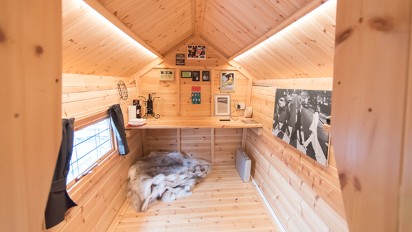Shedworking: BBQ cabin office with extension