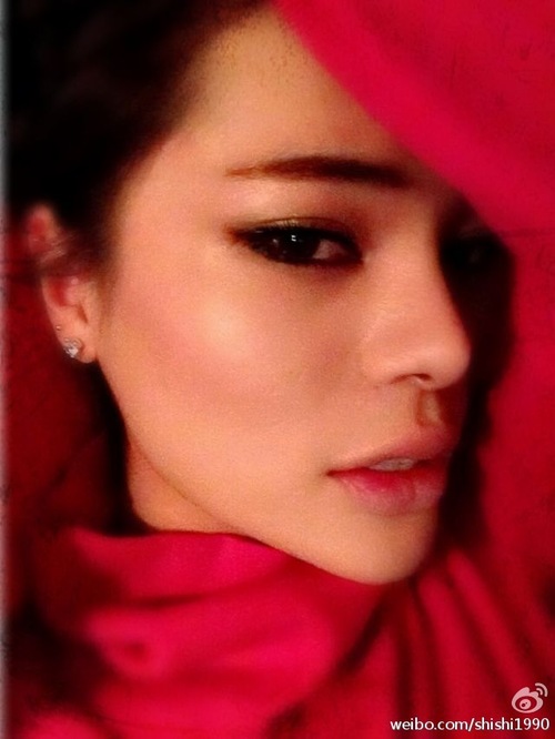 Shishi 时诗 - Today's Androgynous Guy