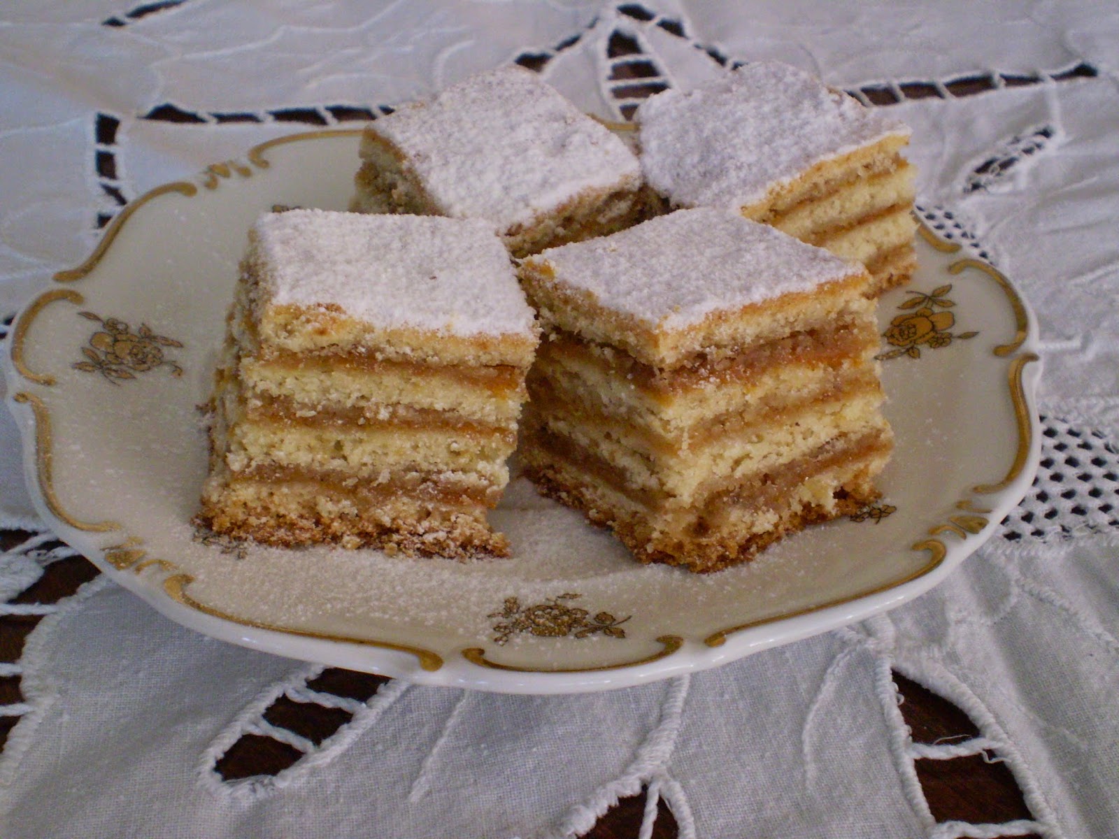 Ringlica recepti: Žarbo kocke sa orasima