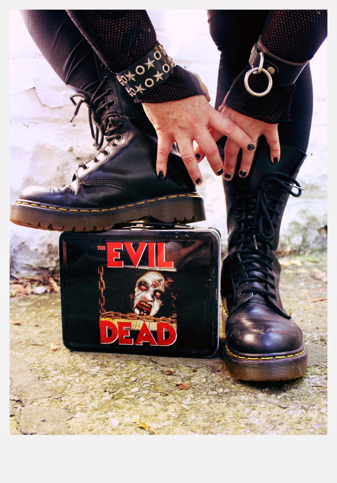 Fatshion Peepshow: Back To School 90s Goth Style