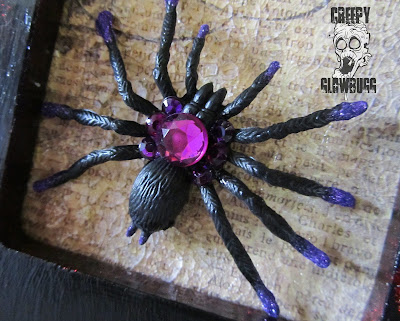 Creepy Glowbugg: Bug. Bugg. Buggs.