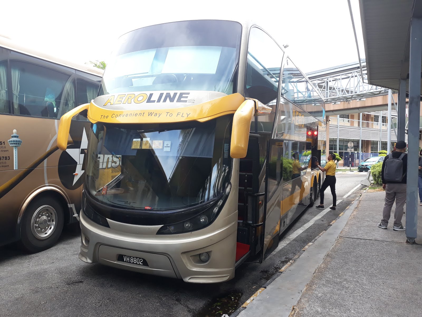 Aeroline: Premium, first-class coach from Singapore to Malaysia