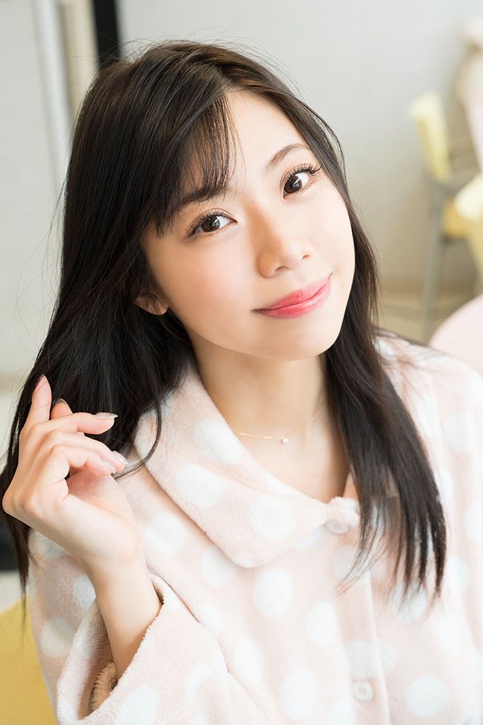 Fumina Suzuki Selfie Telegraph