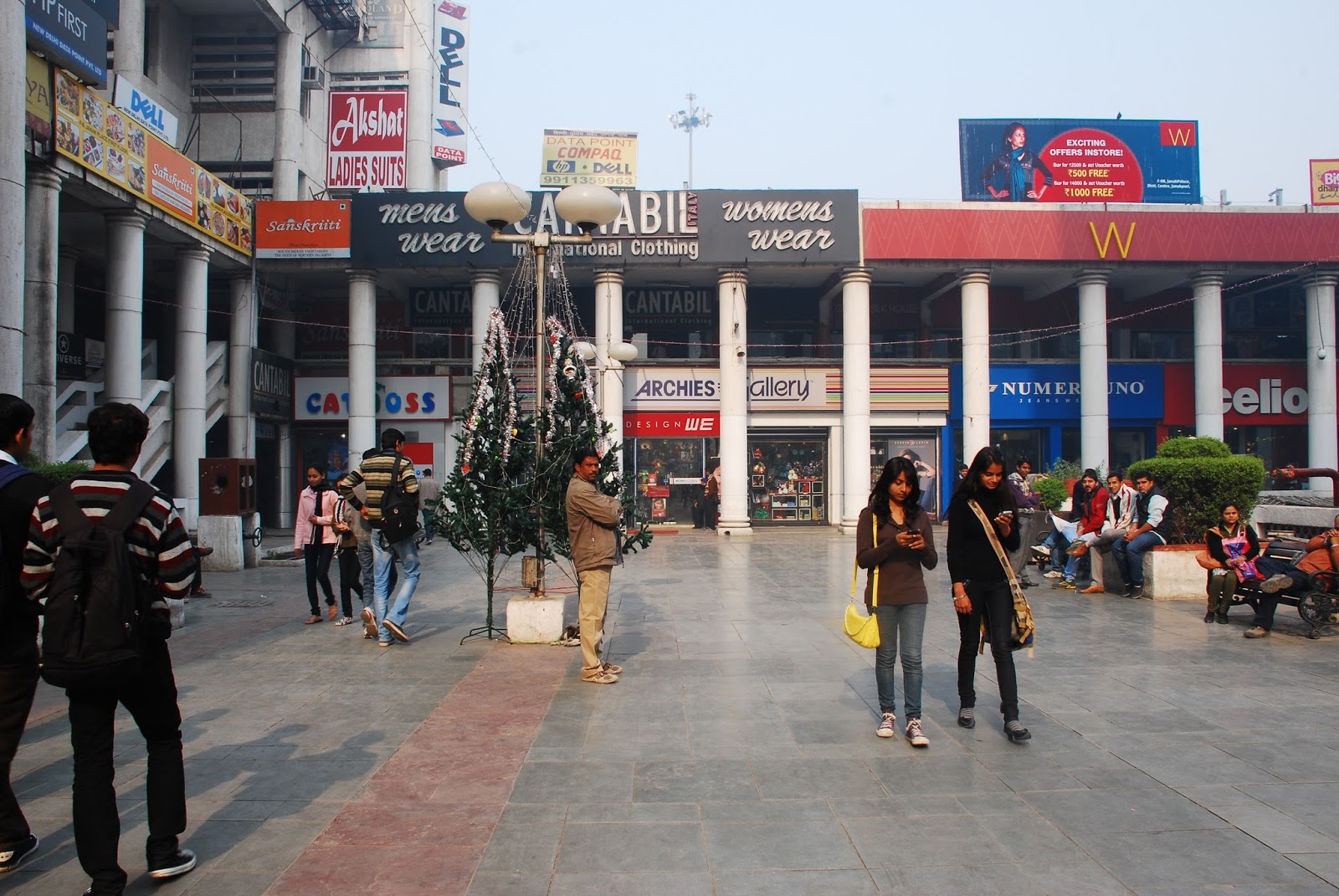 Jingle All The Way to The Malls - India Travel Blog