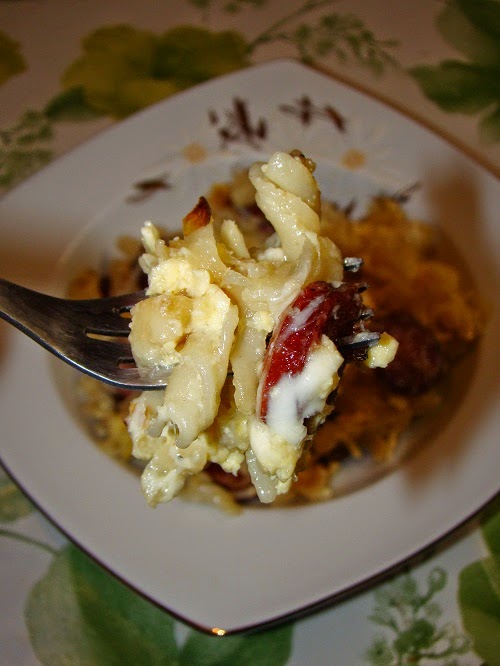 Cristina's world: Paste prajite cu carnacior, ou si cascaval