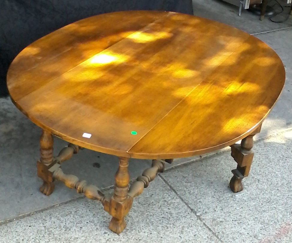 UHURU FURNITURE & COLLECTIBLES: SOLD #7663 Colonial Maple 4' Drop Leaf ...