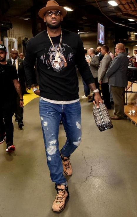 THE SNEAKER ADDICT: Lebron James Wearing Nike Lebron 12 CORK EXT ...
