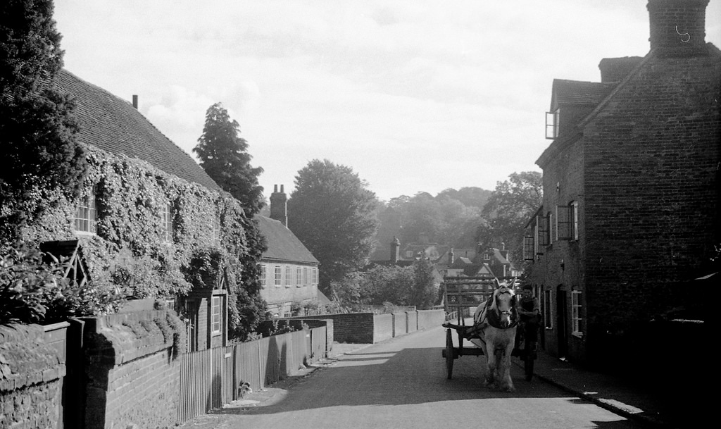 Amazing Photos Document Everyday Life of England in the Late 1930s ...