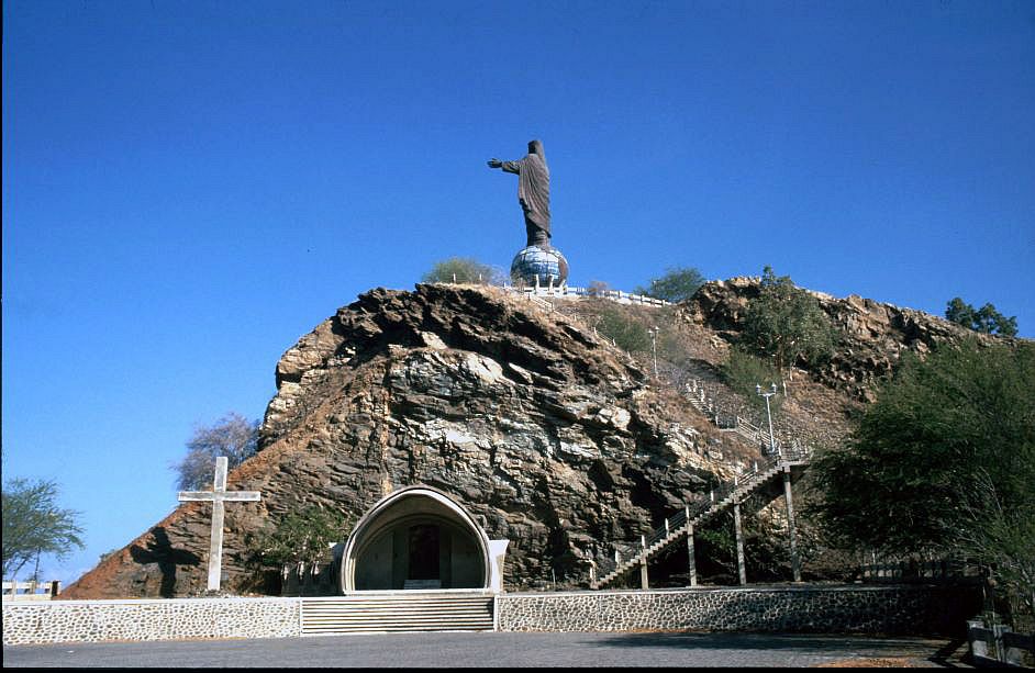 WISATA TIMOR LESTE: Cristo Rei of Dili