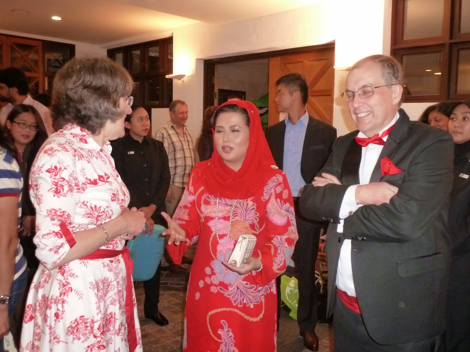 Kee Hua Chee Live!: GAIL FEATHERSTONE, WIFE OF BRITISH HIGH ...