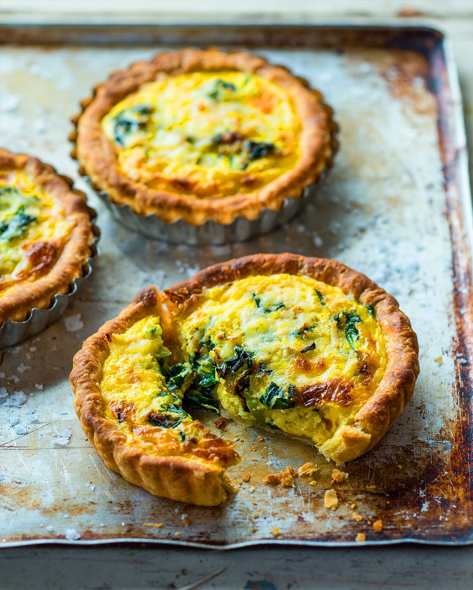 Garlic Tart with Cream Cheese and Spinach Recipe