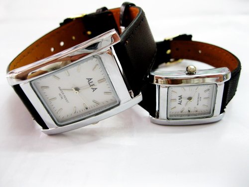 Rumah Shopping Rizal: Watch Couple Branded