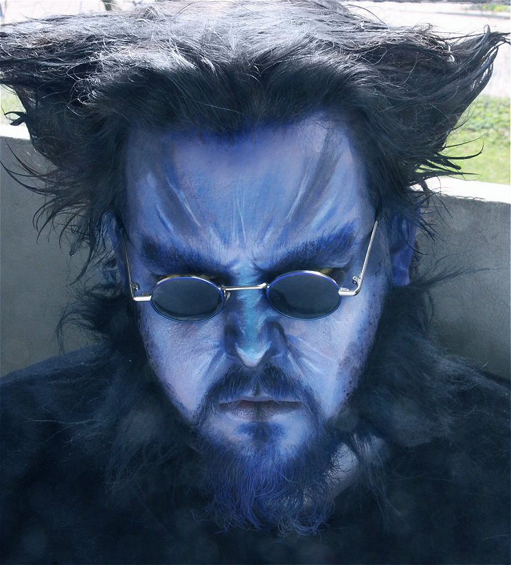 Makeup your Jangsara: Beast is blue.