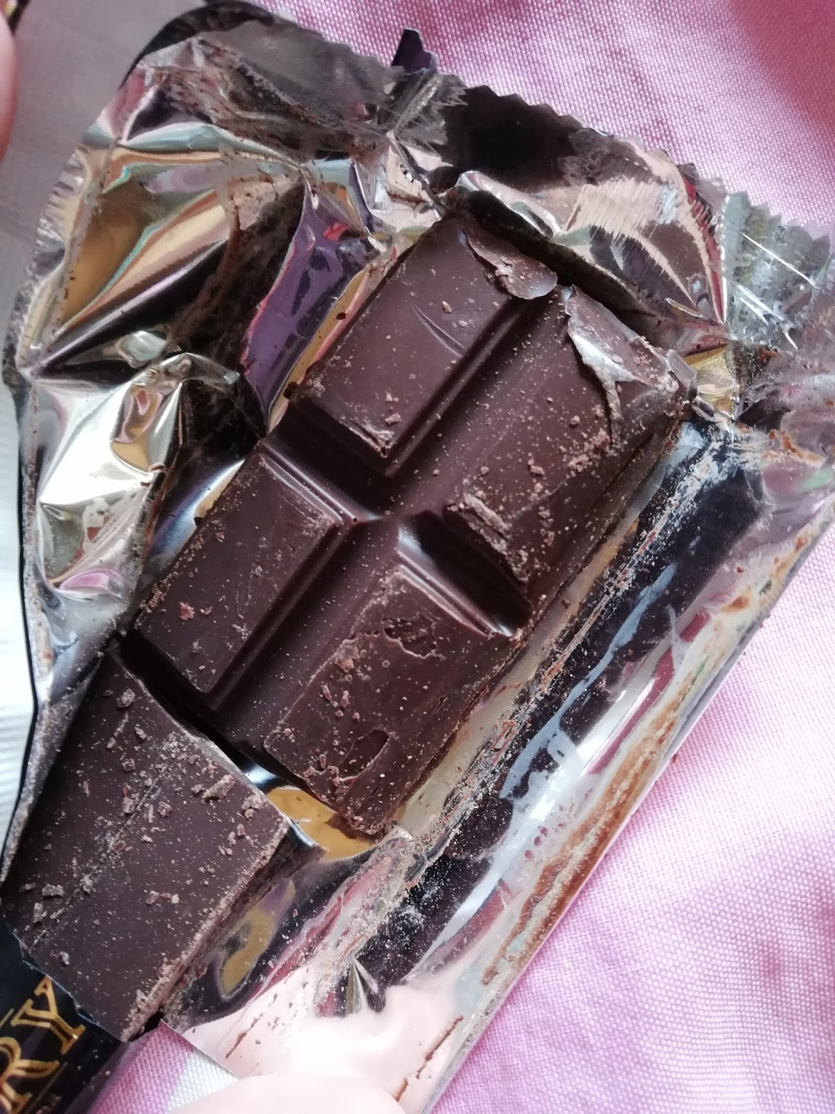 Cienanigans: HARRY DARK CHOCOLATE BAR