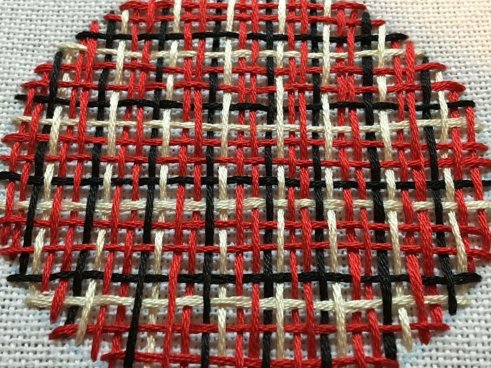 feeling stitchy: MooshieStitch Monday: Needle Weaving Plaid