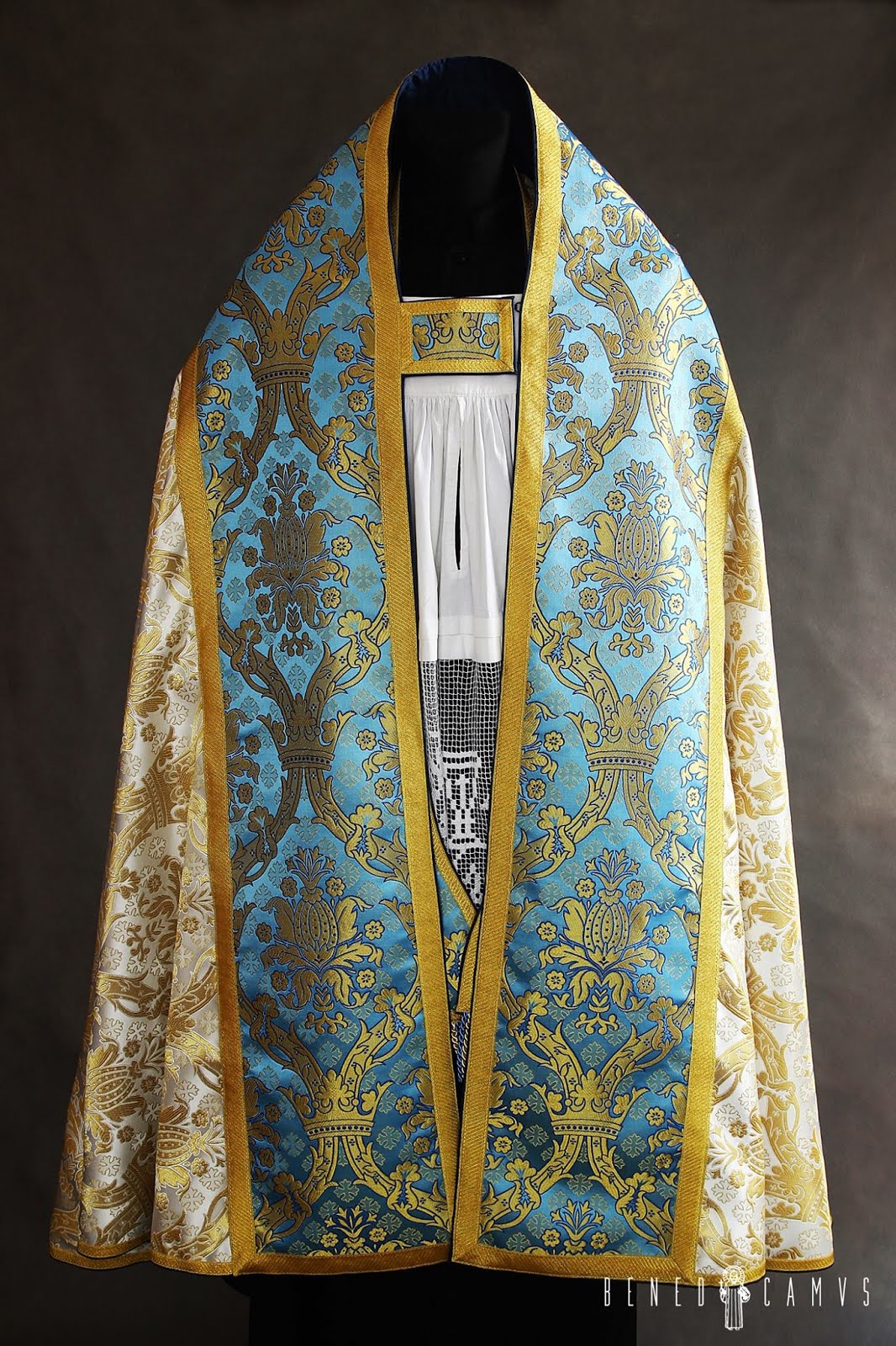 Marian Blue, Gold and White Vestments from Benedicamus ~ Liturgical ...