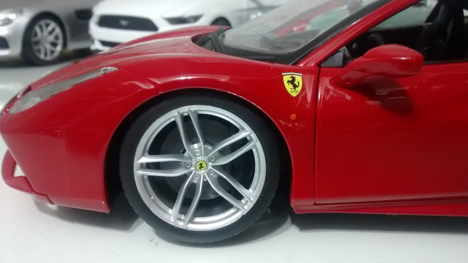 Garagem do Paulo Sípoli: Ferrari 388 GTB 1/18