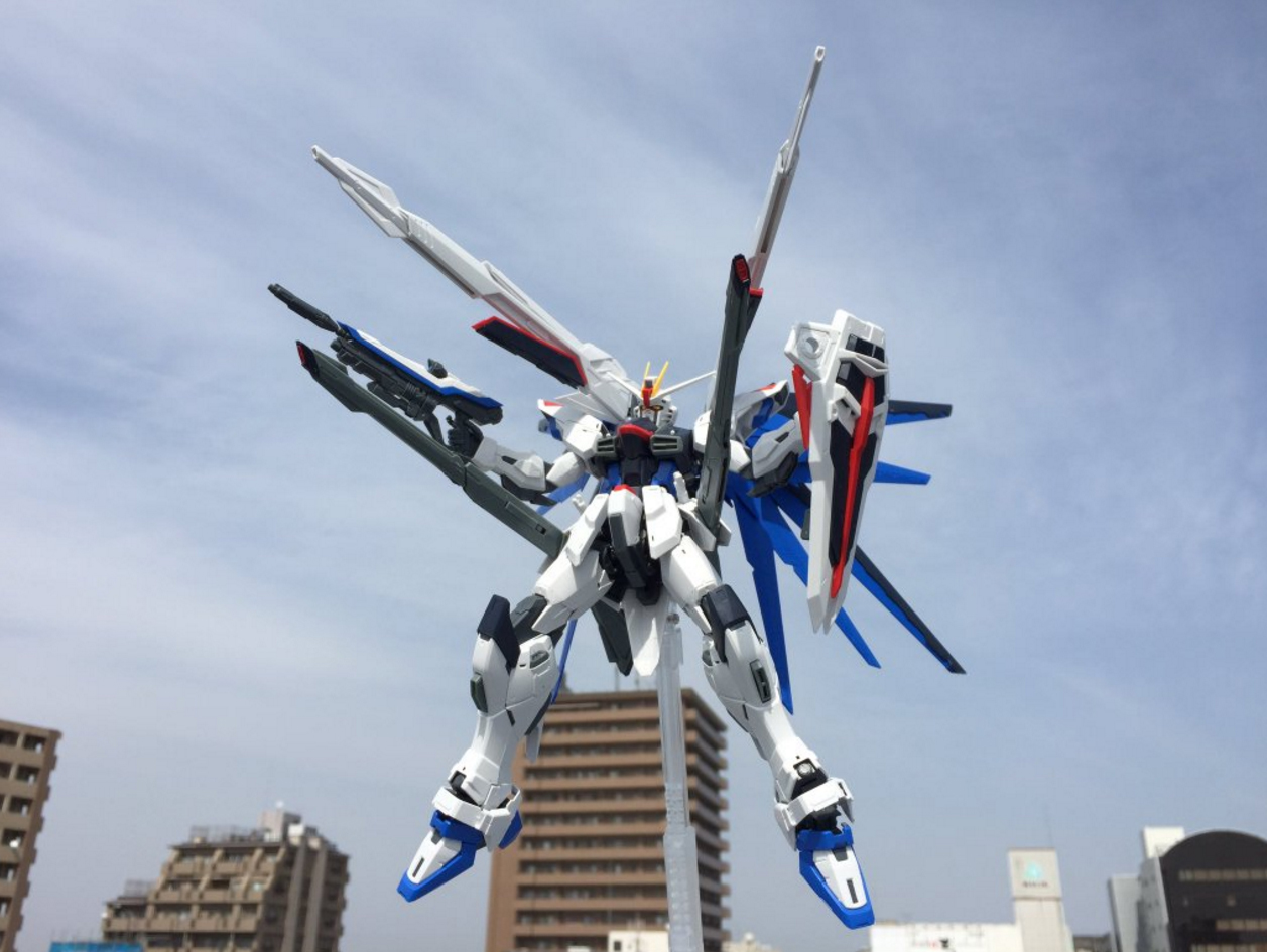 GUNDAM GUY: MG 1/100 Freedom Gundam 2.0 - Review by YellowSubmarine