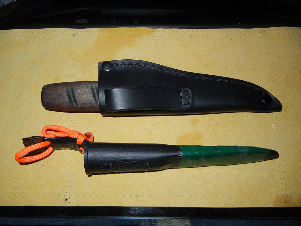 Basic Backyard Bushcraft: Gear Review - Mora #2 and The Pathfinder Sheath