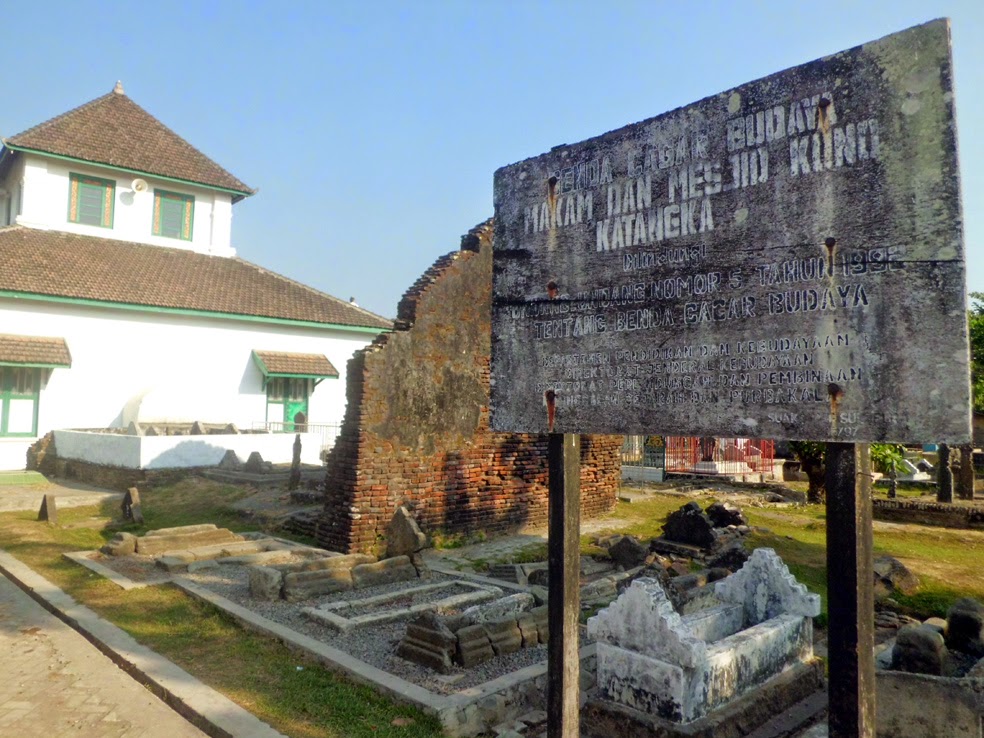 Provinsi Sulawesi Selatan: Masjid Tua Katangka dan Makam Raja Gowa