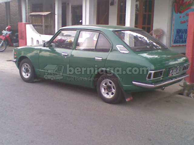 MOBILANTIKNEWS: COROLLA 73 HIJAU TUA DAN HIJAU MUDA