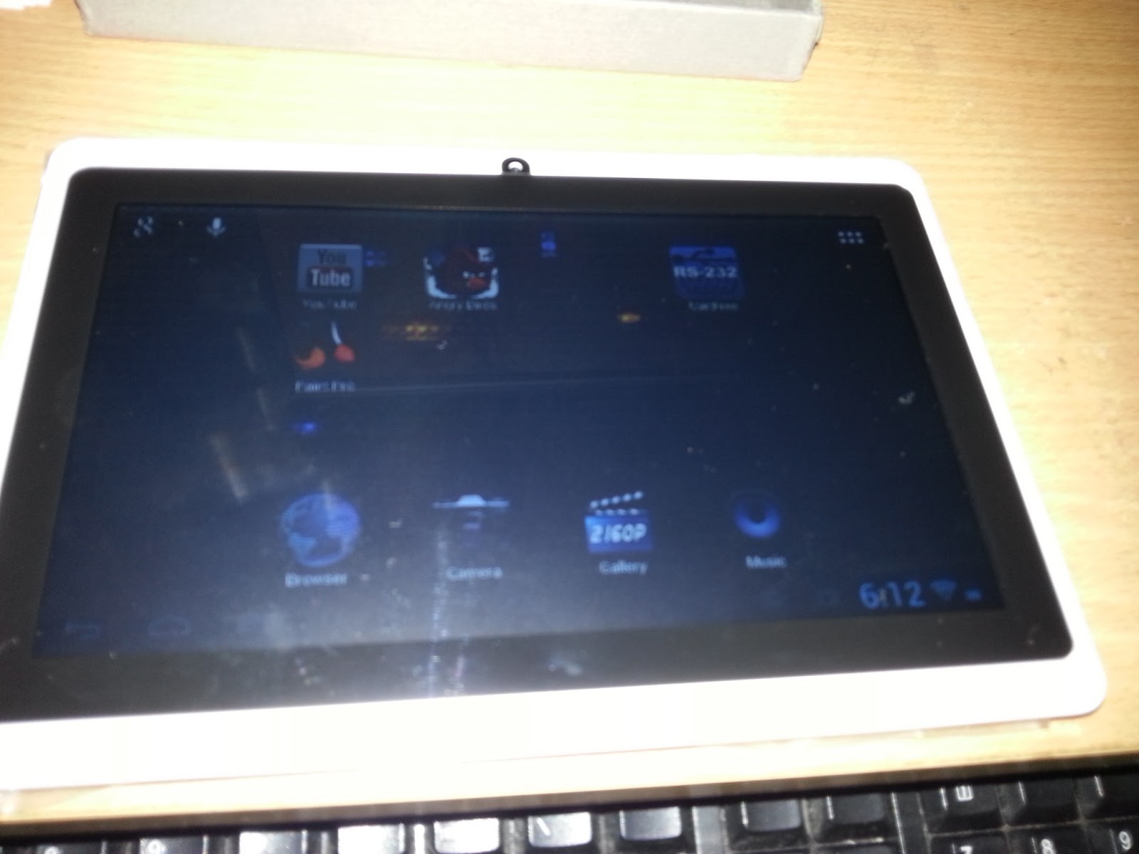 Nut and voltz: Inside Android tablet Q88