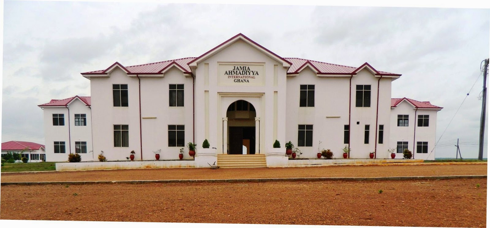 AHMADIYYA MOSQUE: Jamia Ahmadiyya - Ghana