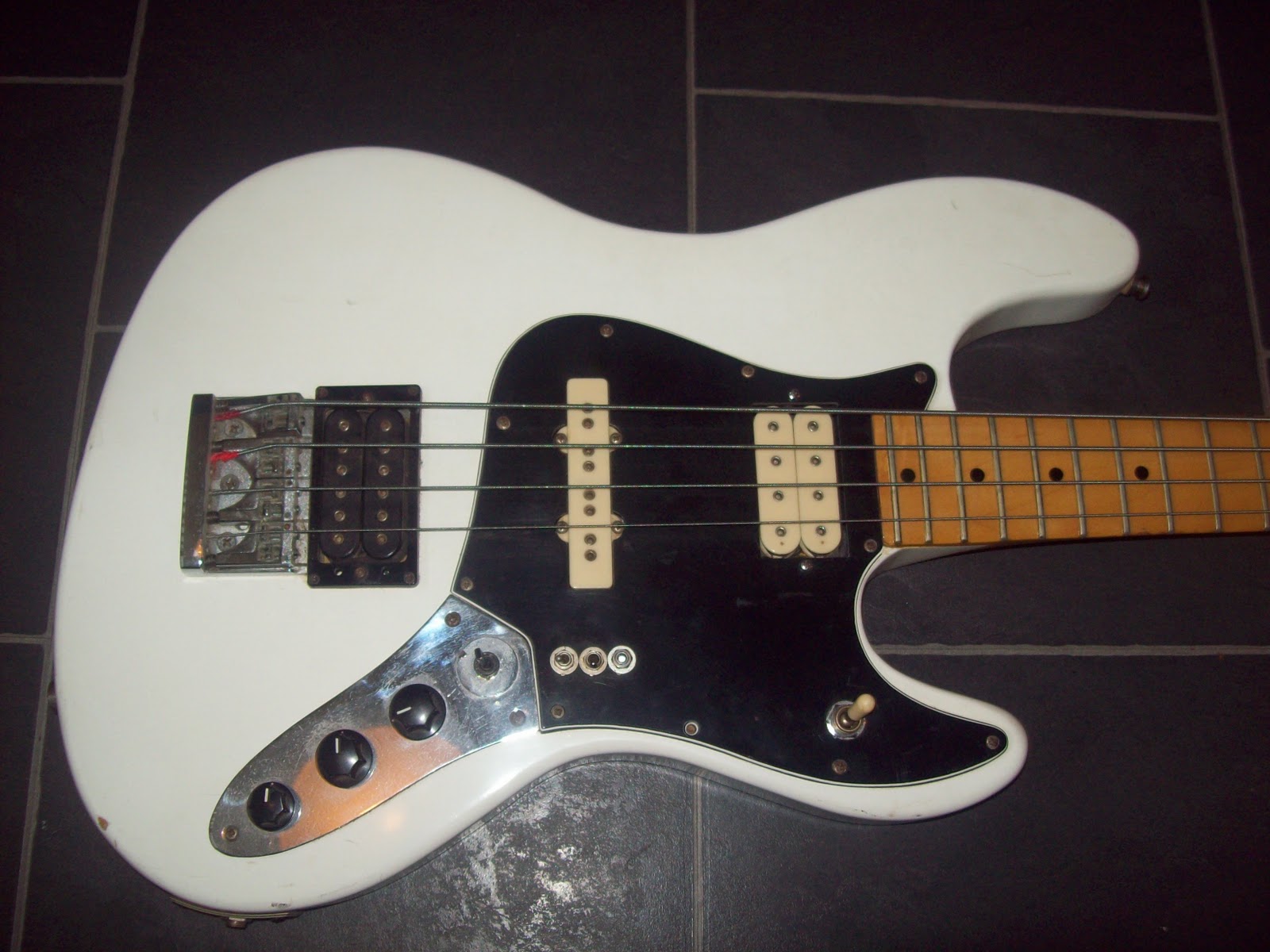 Pete Back Guitars www.peteback.com: Pete Back Jazz Bass (1978 - Made ...