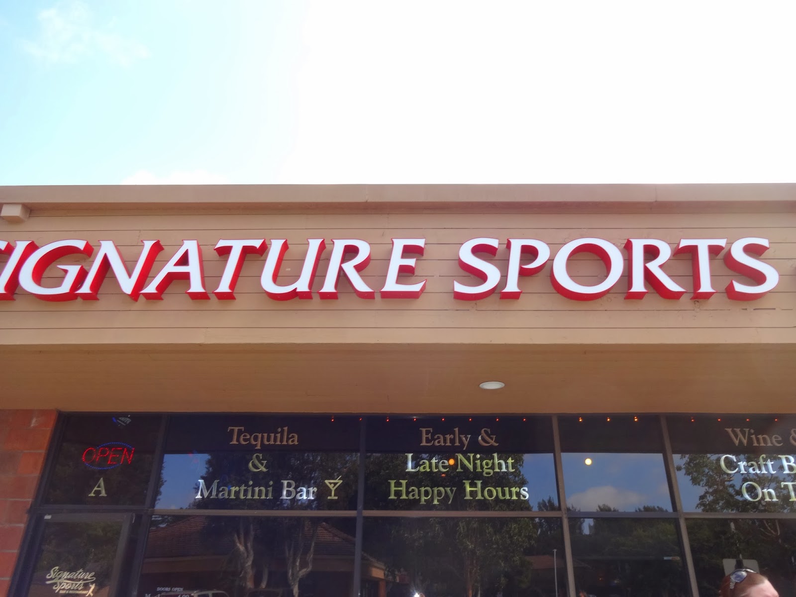 Eating My Way Through OC: Football Frenzy #13 at Signature Sports Bar