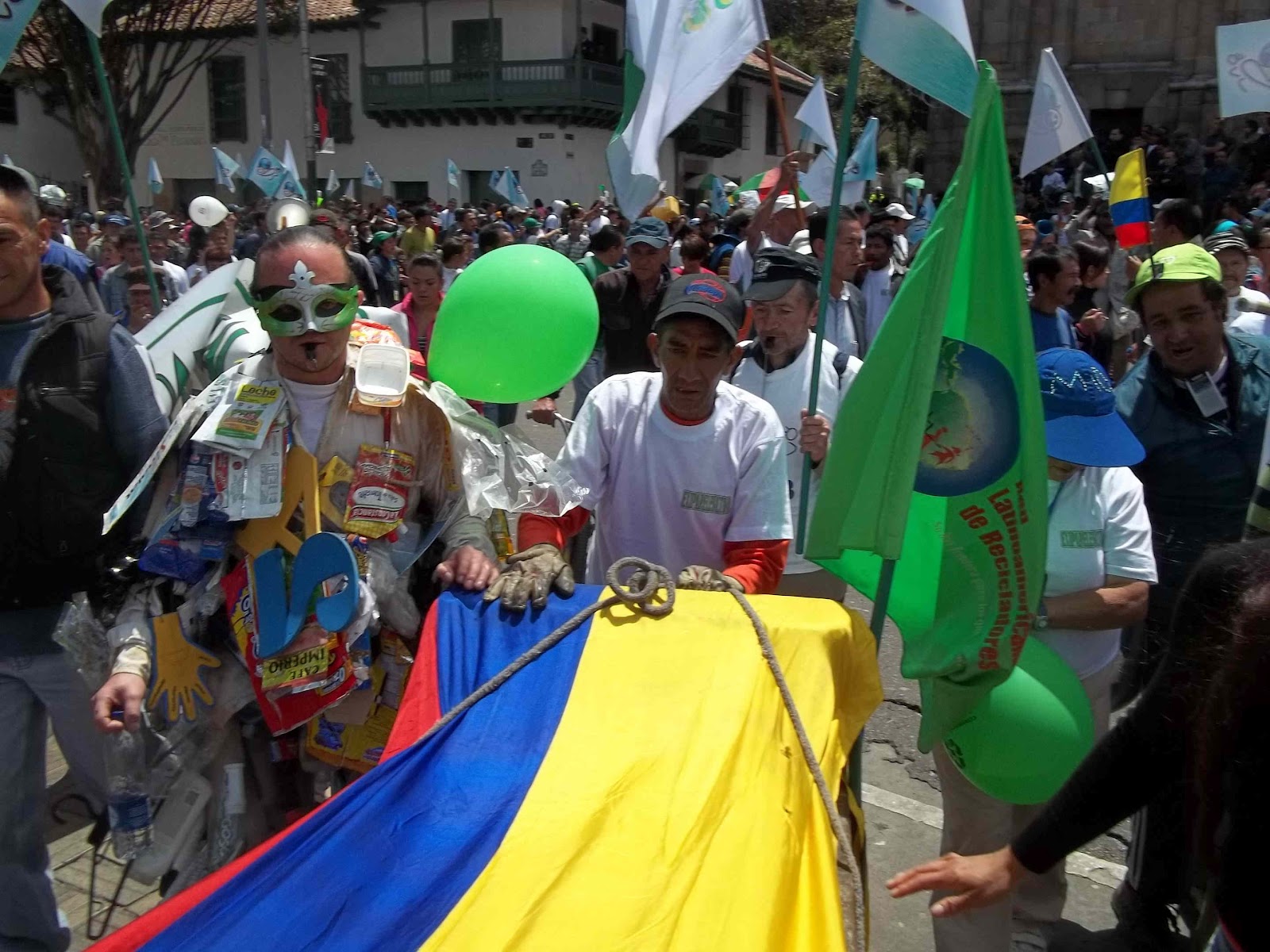 Mike's Bogota Blog: Marching for the Right to Recycle