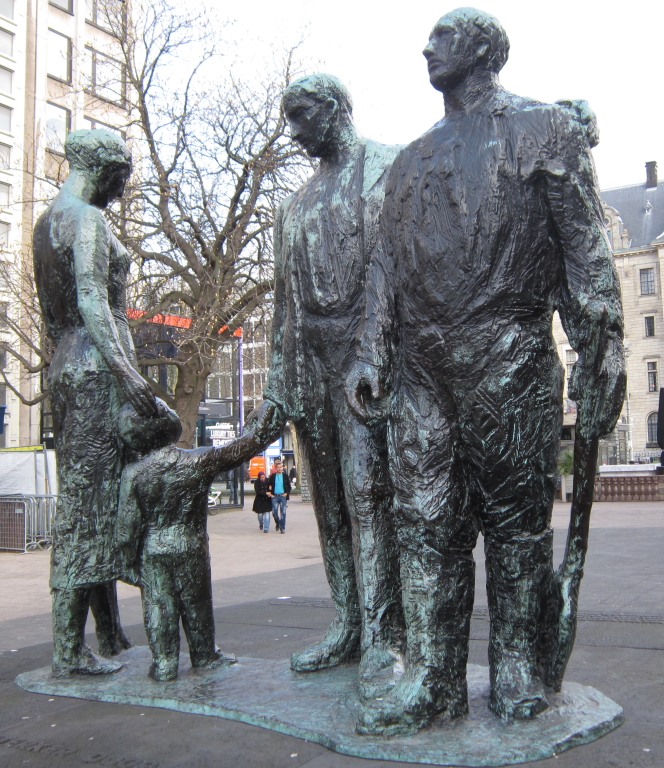 clog blog: Rotterdam: City of Statues