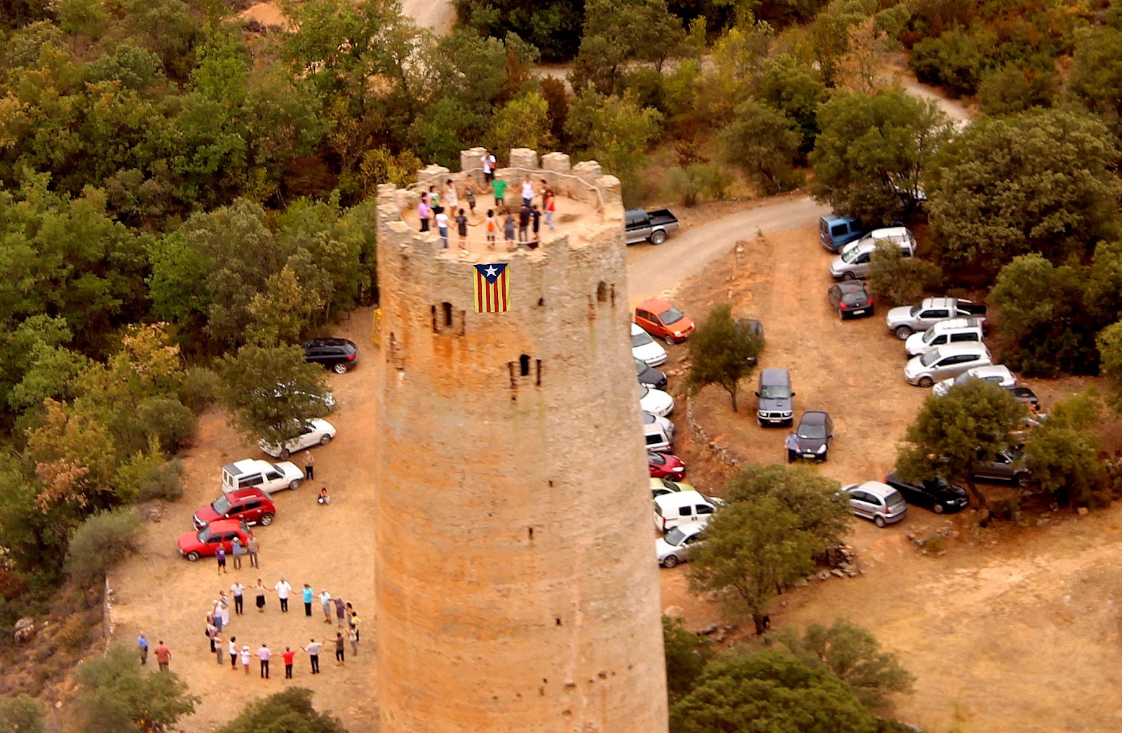 la Segarra per la independència: Una gran senyera estelada corona a la ...