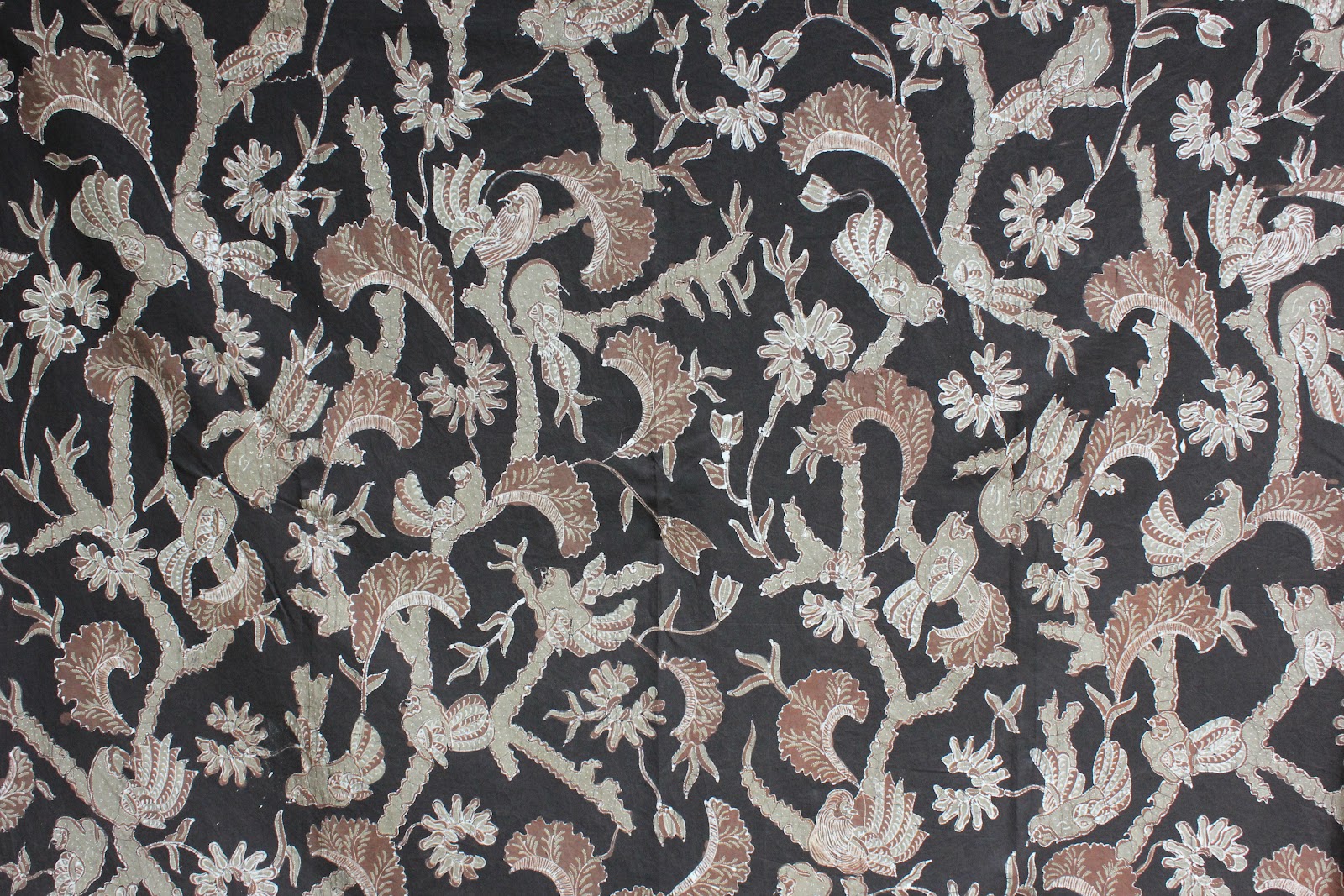 Sung Sang Batik: * Berbagai macam motif batik tradisional