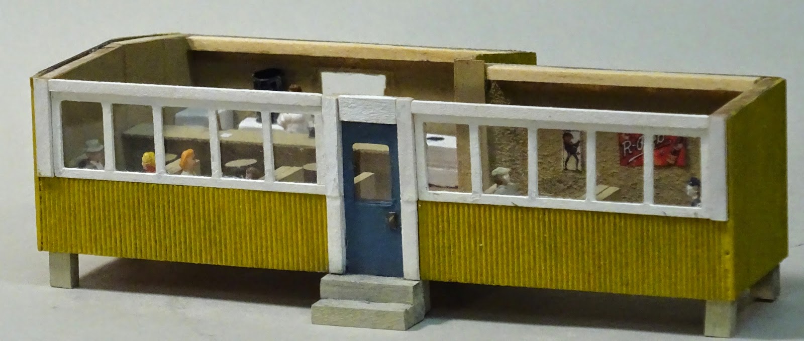 Model Railroad Minutiae: Vintage diner model start