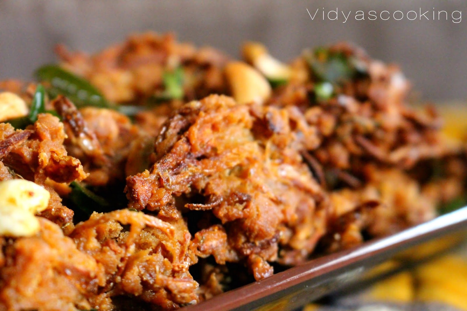 Onion Pakora/ Vengaya Pakoda/ Garam Pakoda Recipe