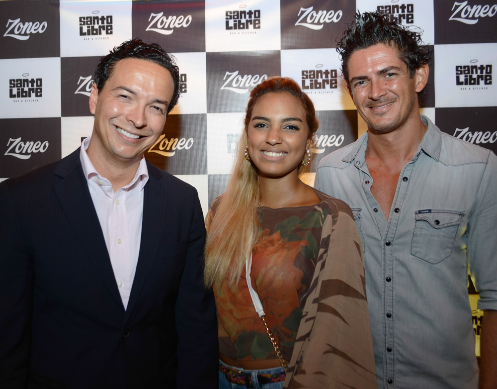 Presentan el primer número de ‘Zoneo’, la guía-magacín de la Zona ...