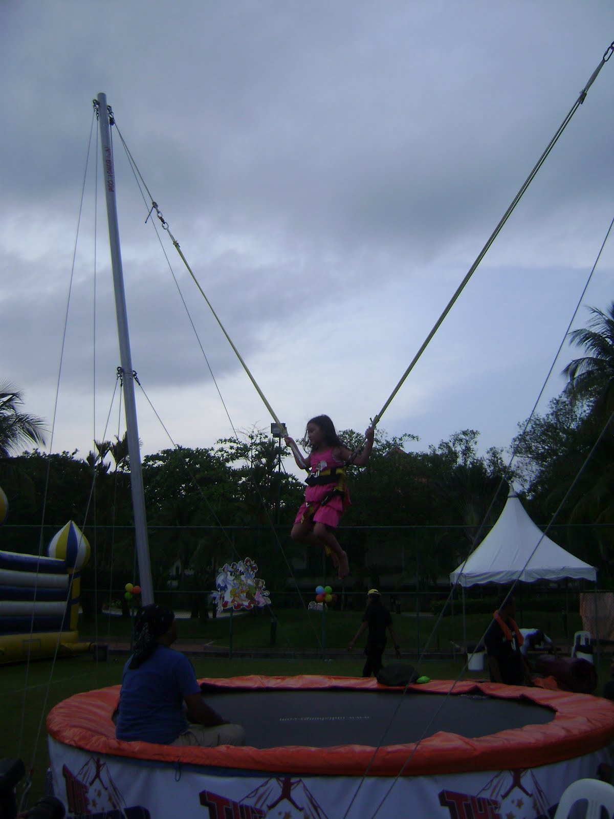 Event DirecTus: Sky High Bungee Trampoline Adventure Thrilling Game for ...