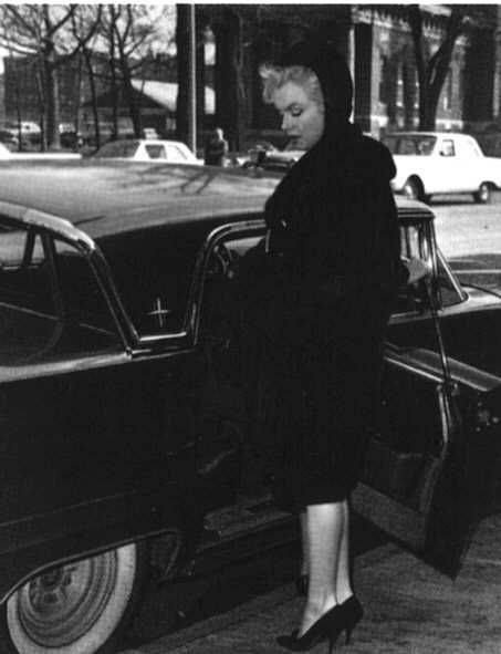 A Collection of 15 Vintage Photographs of Marilyn Monroe and Cars ...