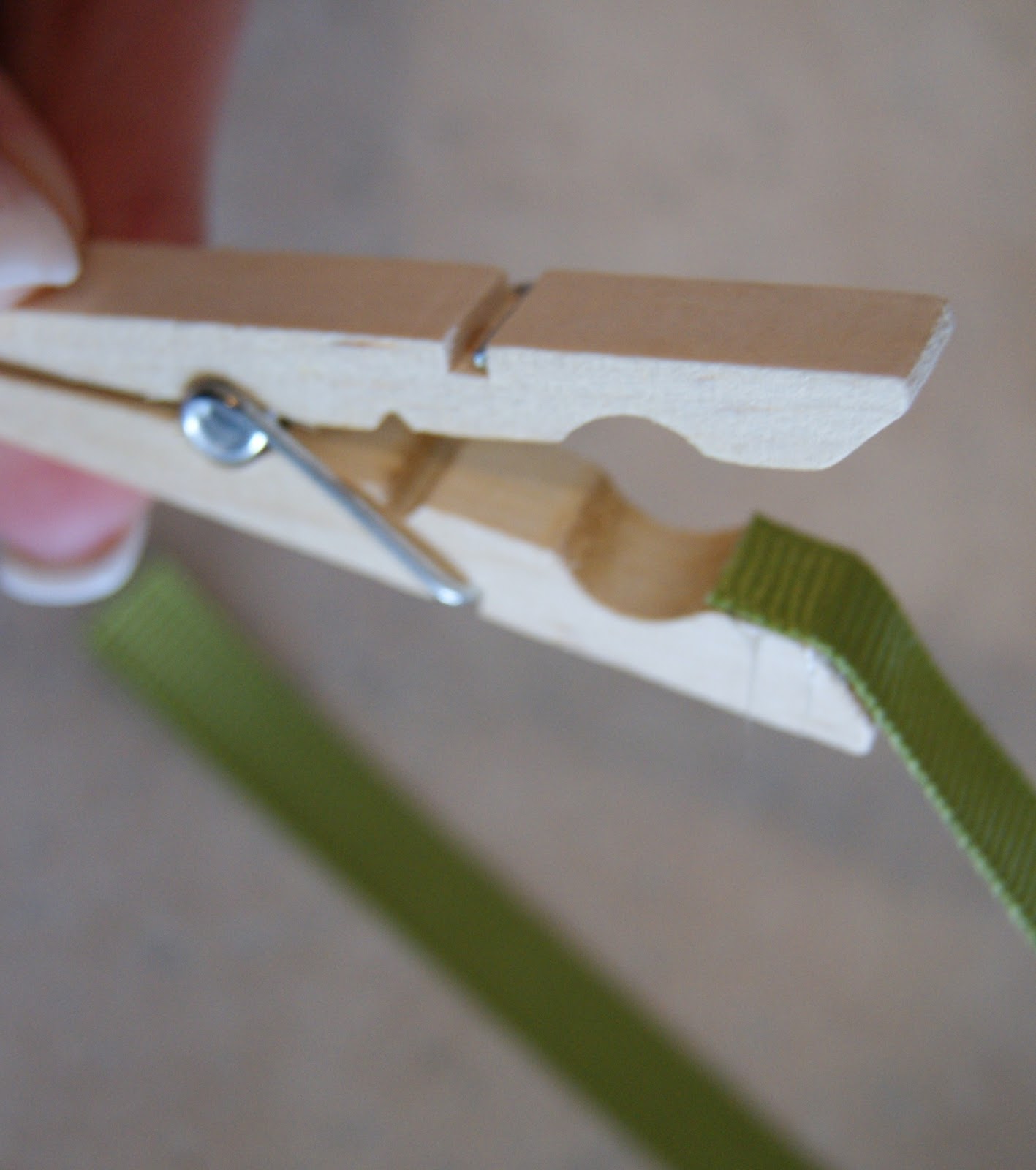 Crafty Sy: Clothespin Ribbon Art Holder ♥