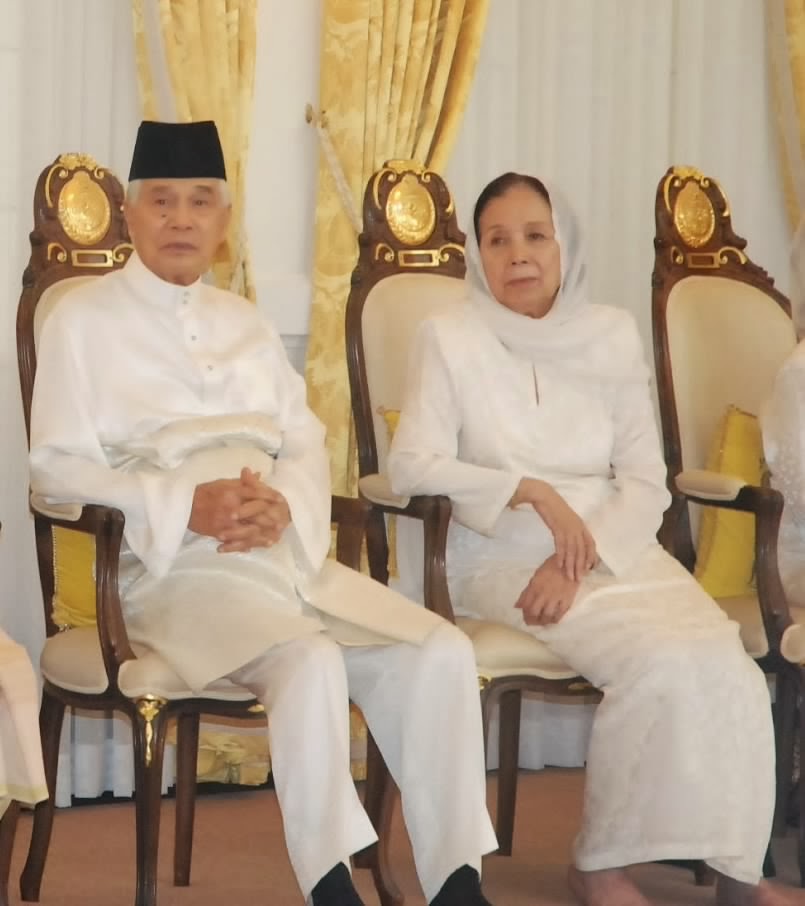 WARISAN RAJA & PERMAISURI MELAYU: WAJAH-WAJAH : Sultan Azlan Shah dan ...