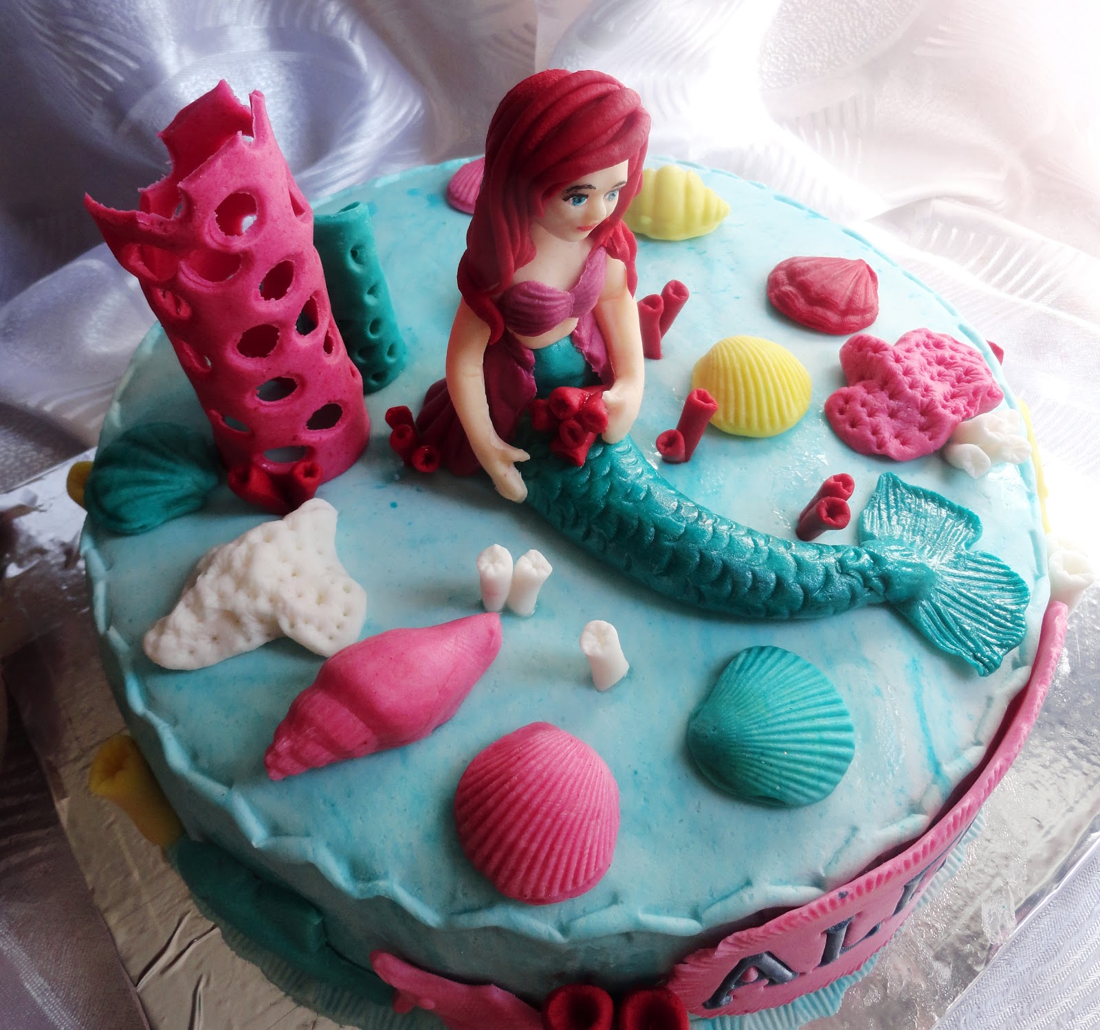 Torturi personalizate si ornamente comestibile in Dej: Tort Ariel ...