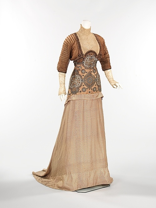 Ninatta'nın Bileziği: 1900'lerde İngiliz Tarzı