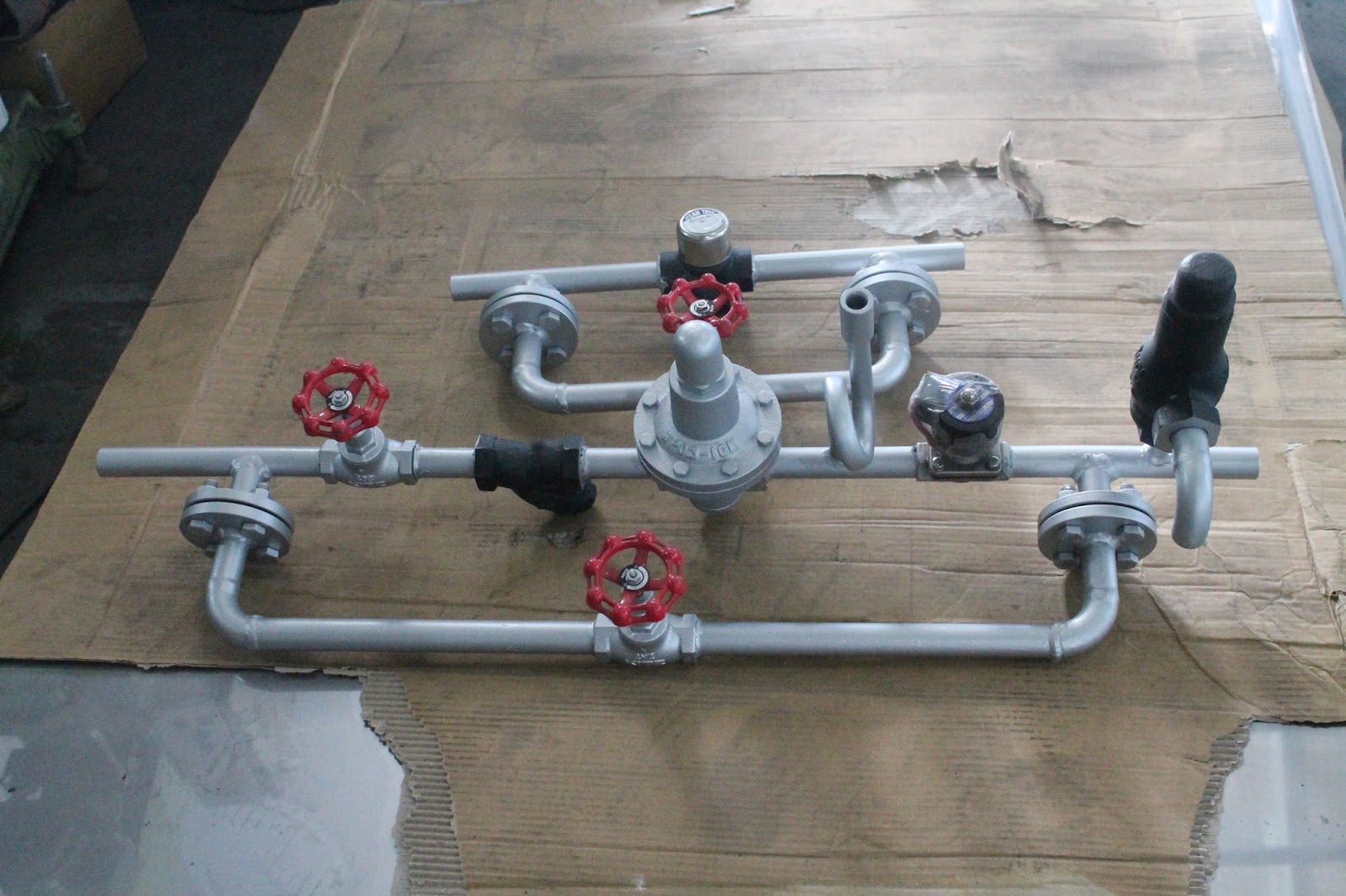 MESIN INDUSTRI FARMASI: RANGKAIAN JALUR STEAM INLET DAN OUTLET 1/2 INCH