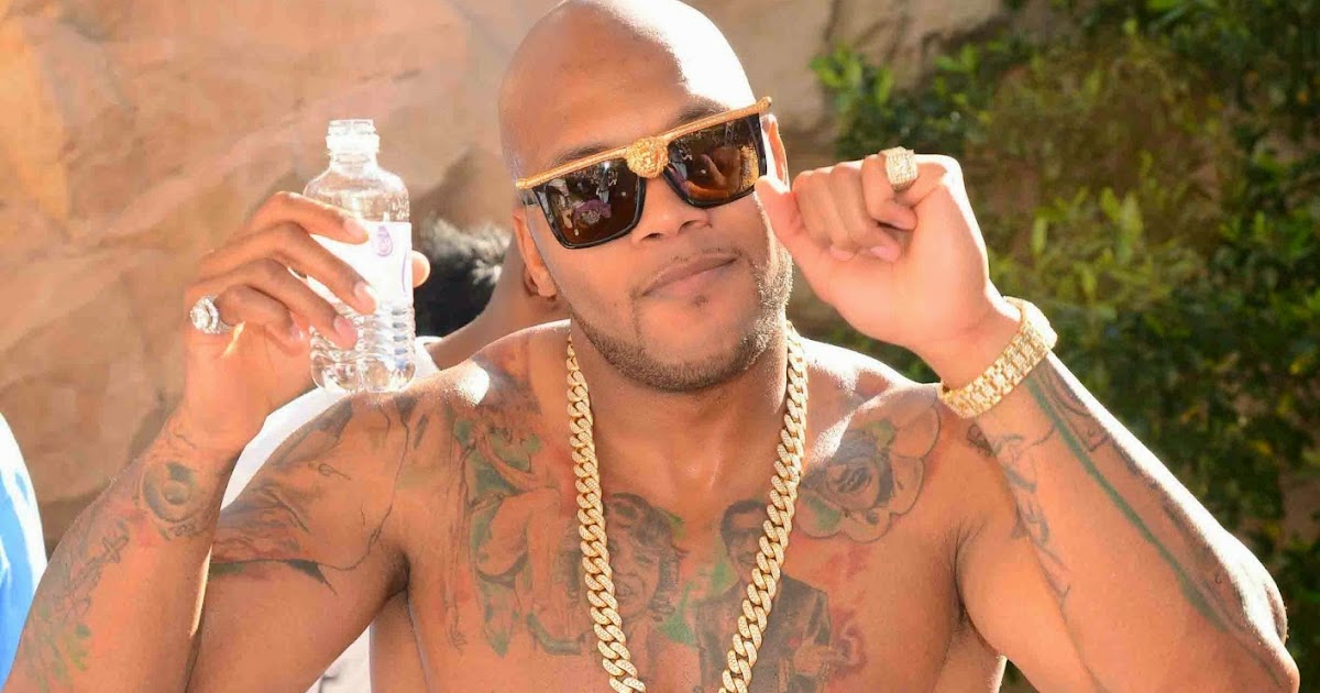 FLO RIDA PERFORMS AT LAS VEGAS REHAB DAYCLUB