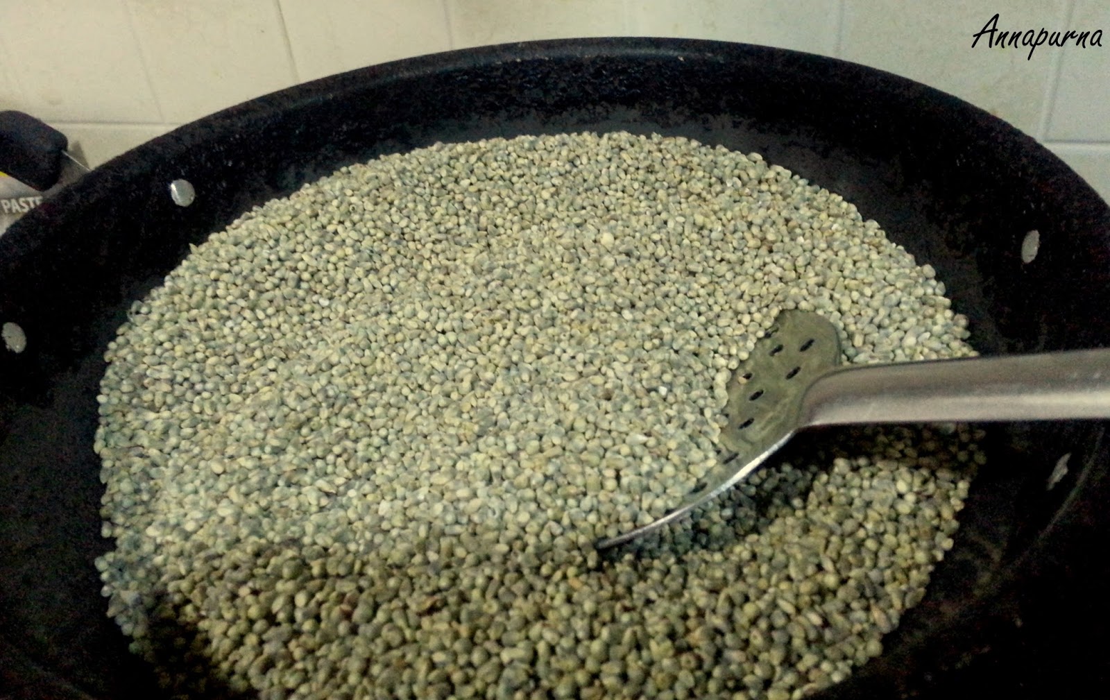 Annapurna: Thalipeeth Bhajani / Roasted Multi Grain Flour Mix Recipe ...