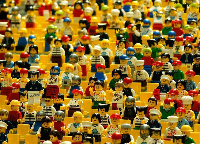 Daily Lifestyle Blog: Some Cool Facts About Lego