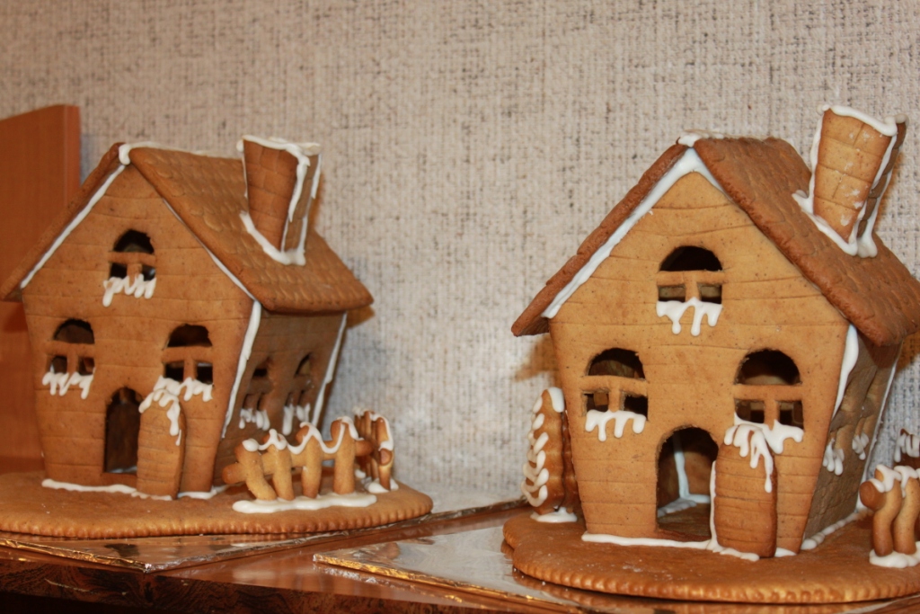 Visko po trupinėlį: Kalėdiniai meduoliniai nameliai